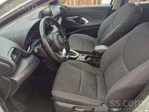 Grey Toyota Yaris 2020 in Riga, with an engine capacity of 1.50 L and mileage of 253 thousand km for 9990 €, photo 8 on AUTOMOTO.COM.LV