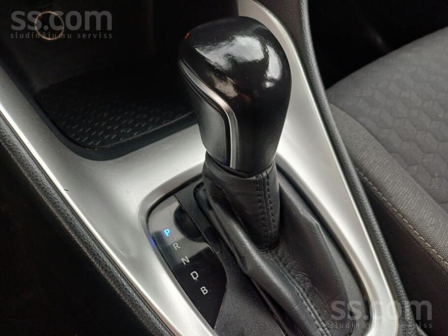 Grey Toyota Yaris 2020 in Riga, with an engine capacity of 1.50 L and mileage of 253 thousand km for 9990 €, photo 14 on AUTOMOTO.COM.LV