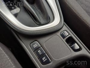 Grey Toyota Yaris 2020 in Riga, with an engine capacity of 1.50 L and mileage of 253 thousand km for 9990 €, photo 15 on AUTOMOTO.COM.LV