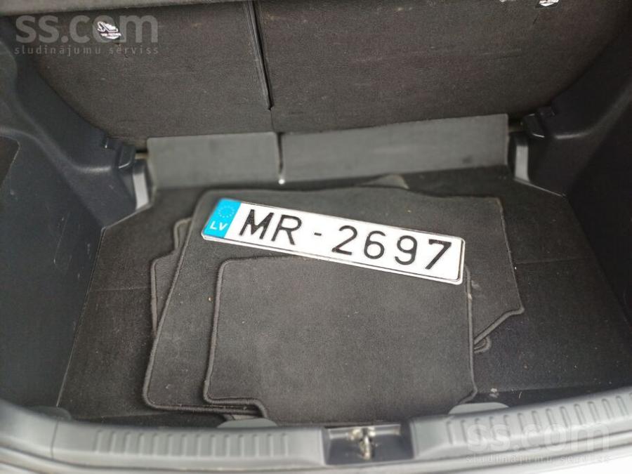 Grey Toyota Yaris 2020 in Riga, with an engine capacity of 1.50 L and mileage of 253 thousand km for 9990 €, photo 20 on AUTOMOTO.COM.LV