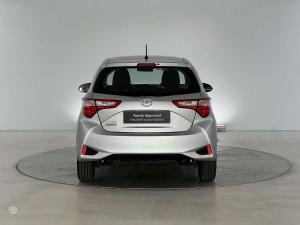 Grey Toyota Yaris 2020 in Vilnius, with an engine capacity of 1.50 L and mileage of 169 thousand km for 9900 €, photo 5 on AUTOMOTO.COM.LV