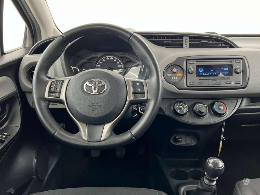 Grey Toyota Yaris 2020 in Vilnius, with an engine capacity of 1.50 L and mileage of 169 thousand km for 9900 €, photo 10 on AUTOMOTO.COM.LV