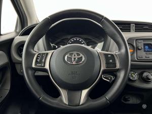 Grey Toyota Yaris 2020 in Vilnius, with an engine capacity of 1.50 L and mileage of 169 thousand km for 9900 €, photo 13 on AUTOMOTO.COM.LV