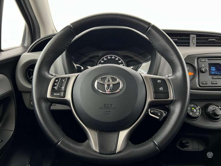 Grey Toyota Yaris 2020 in Vilnius, with an engine capacity of 1.50 L and mileage of 169 thousand km for 9900 €, photo 13 on AUTOMOTO.COM.LV