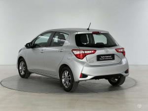 Grey Toyota Yaris 2020 in Vilnius, with an engine capacity of 1.50 L and mileage of 169 thousand km for 9900 €, photo 18 on AUTOMOTO.COM.LV