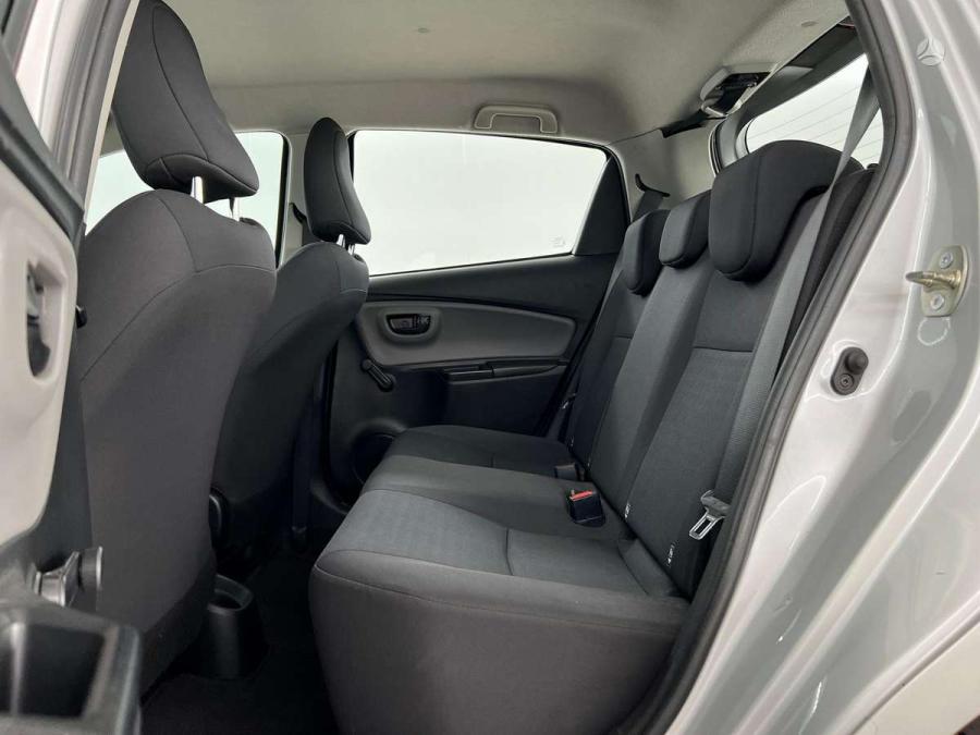 Grey Toyota Yaris 2020 in Vilnius, with an engine capacity of 1.50 L and mileage of 169 thousand km for 9900 €, photo 20 on AUTOMOTO.COM.LV