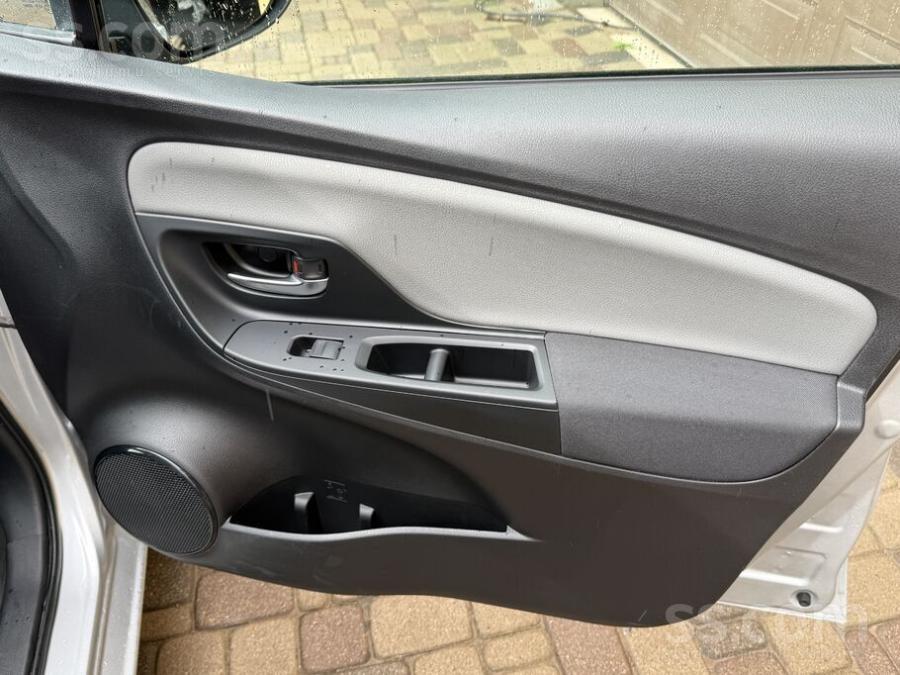 Pelēks Toyota Yaris 2020 Jelgava, ar dzinēja tilpumu 1.50 L un nobraukumu 153 tūkst. km par 11800 €, foto 14 vietnē AUTOMOTO.COM.LV