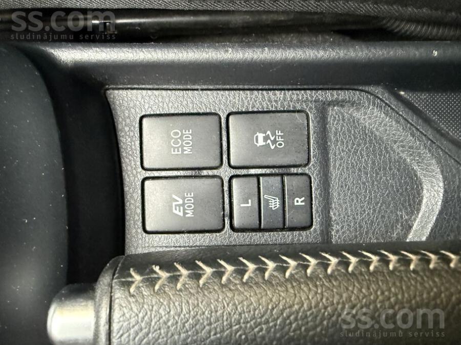 Pelēks Toyota Yaris 2020 Jelgava, ar dzinēja tilpumu 1.50 L un nobraukumu 153 tūkst. km par 11800 €, foto 16 vietnē AUTOMOTO.COM.LV