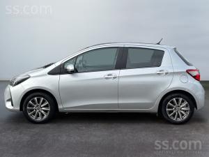 Grey Toyota Yaris 2020 in Riga, with an engine capacity of 1.50 L and mileage of 104 thousand km for 9310 €, photo 3 on AUTOMOTO.COM.LV