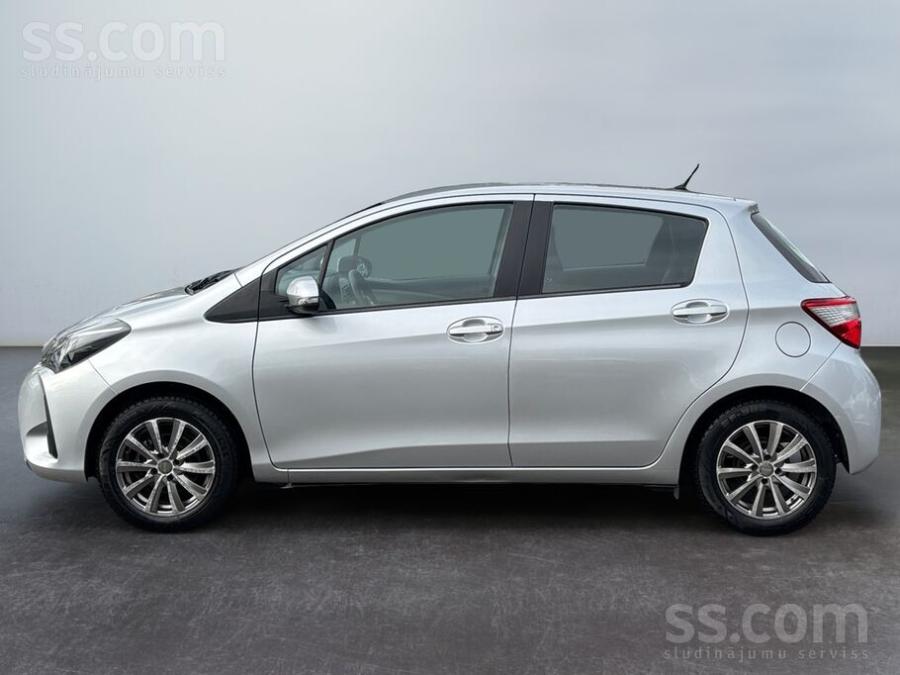 Grey Toyota Yaris 2020 in Riga, with an engine capacity of 1.50 L and mileage of 104 thousand km for 9310 €, photo 3 on AUTOMOTO.COM.LV