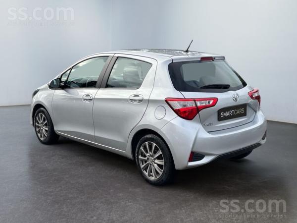 Grey Toyota Yaris 2020 in Riga, with an engine capacity of 1.50 L and mileage of 104 thousand km for 9310 €, photo 4 on AUTOMOTO.COM.LV