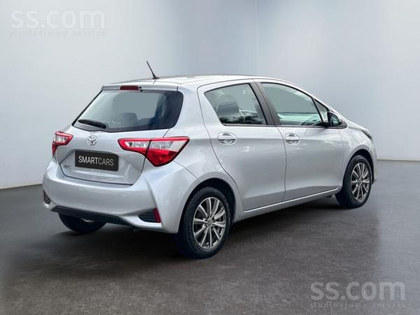Grey Toyota Yaris 2020 in Riga, with an engine capacity of 1.50 L and mileage of 104 thousand km for 9310 €, photo 6 on AUTOMOTO.COM.LV