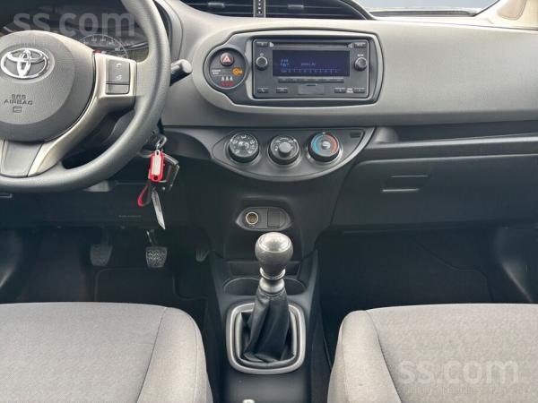 Grey Toyota Yaris 2020 in Riga, with an engine capacity of 1.50 L and mileage of 104 thousand km for 9310 €, photo 11 on AUTOMOTO.COM.LV