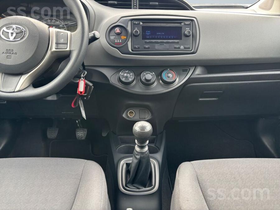 Grey Toyota Yaris 2020 in Riga, with an engine capacity of 1.50 L and mileage of 104 thousand km for 9310 €, photo 11 on AUTOMOTO.COM.LV
