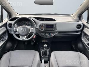 Grey Toyota Yaris 2020 in Riga, with an engine capacity of 1.50 L and mileage of 104 thousand km for 9310 €, photo 12 on AUTOMOTO.COM.LV