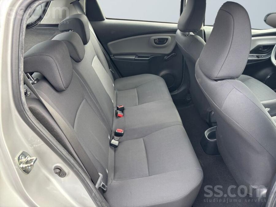 Grey Toyota Yaris 2020 in Riga, with an engine capacity of 1.50 L and mileage of 104 thousand km for 9310 €, photo 13 on AUTOMOTO.COM.LV
