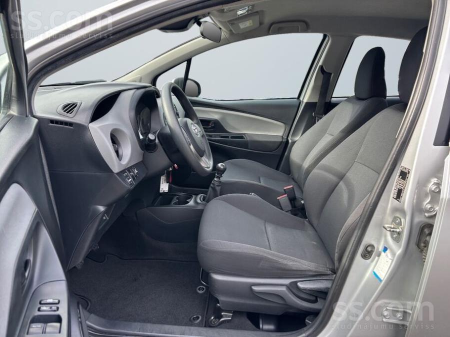 Grey Toyota Yaris 2020 in Riga, with an engine capacity of 1.50 L and mileage of 104 thousand km for 9310 €, photo 14 on AUTOMOTO.COM.LV