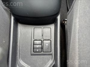 Grey Toyota Yaris 2020 in Riga, with an engine capacity of 1.50 L and mileage of 104 thousand km for 9310 €, photo 15 on AUTOMOTO.COM.LV