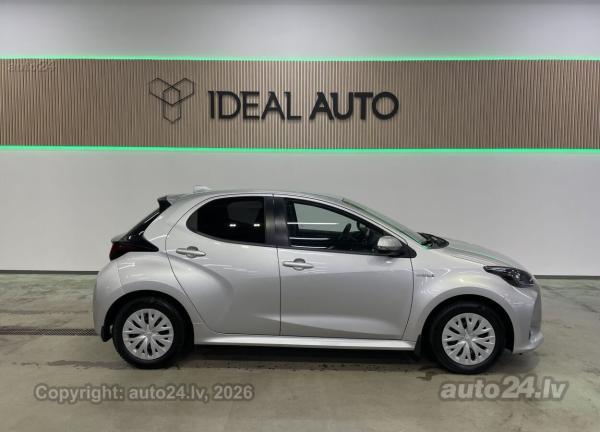 Grey Toyota Yaris 2021 in Tallinn, with an engine capacity of 1.50 L and mileage of 131 thousand km for 14490 €, photo 3 on AUTOMOTO.COM.LV