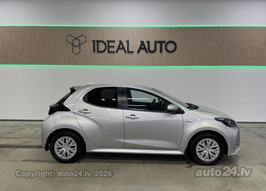 Pelēks Toyota Yaris 2021 Tallina, ar dzinēja tilpumu 1.50 L un nobraukumu 131 tūkst. km par 14490 €, foto 4 vietnē AUTOMOTO.COM.LV