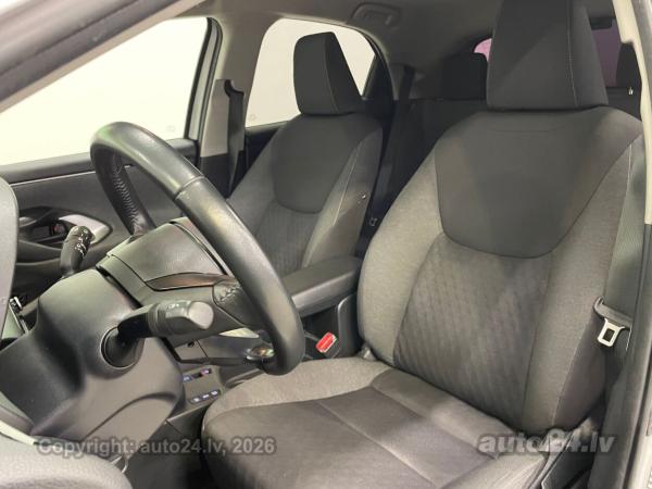 Grey Toyota Yaris 2021 in Tallinn, with an engine capacity of 1.50 L and mileage of 131 thousand km for 14490 €, photo 7 on AUTOMOTO.COM.LV