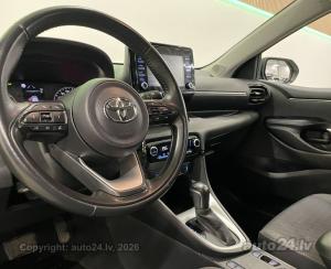 Pelēks Toyota Yaris 2021 Tallina, ar dzinēja tilpumu 1.50 L un nobraukumu 131 tūkst. km par 14490 €, foto 13 vietnē AUTOMOTO.COM.LV