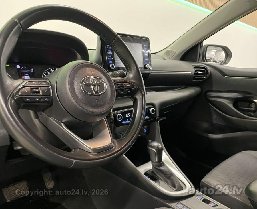 Pelēks Toyota Yaris 2021 Tallina, ar dzinēja tilpumu 1.50 L un nobraukumu 131 tūkst. km par 14490 €, foto 13 vietnē AUTOMOTO.COM.LV