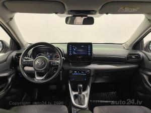 Pelēks Toyota Yaris 2021 Tallina, ar dzinēja tilpumu 1.50 L un nobraukumu 131 tūkst. km par 14490 €, foto 15 vietnē AUTOMOTO.COM.LV