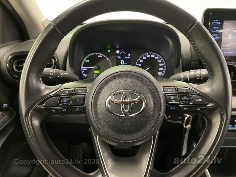 Pelēks Toyota Yaris 2021 Tallina, ar dzinēja tilpumu 1.50 L un nobraukumu 131 tūkst. km par 14490 €, foto 16 vietnē AUTOMOTO.COM.LV