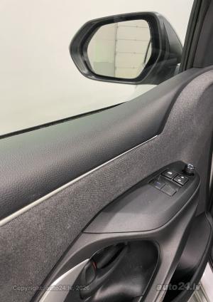 Pelēks Toyota Yaris 2021 Tallina, ar dzinēja tilpumu 1.50 L un nobraukumu 131 tūkst. km par 14490 €, foto 20 vietnē AUTOMOTO.COM.LV