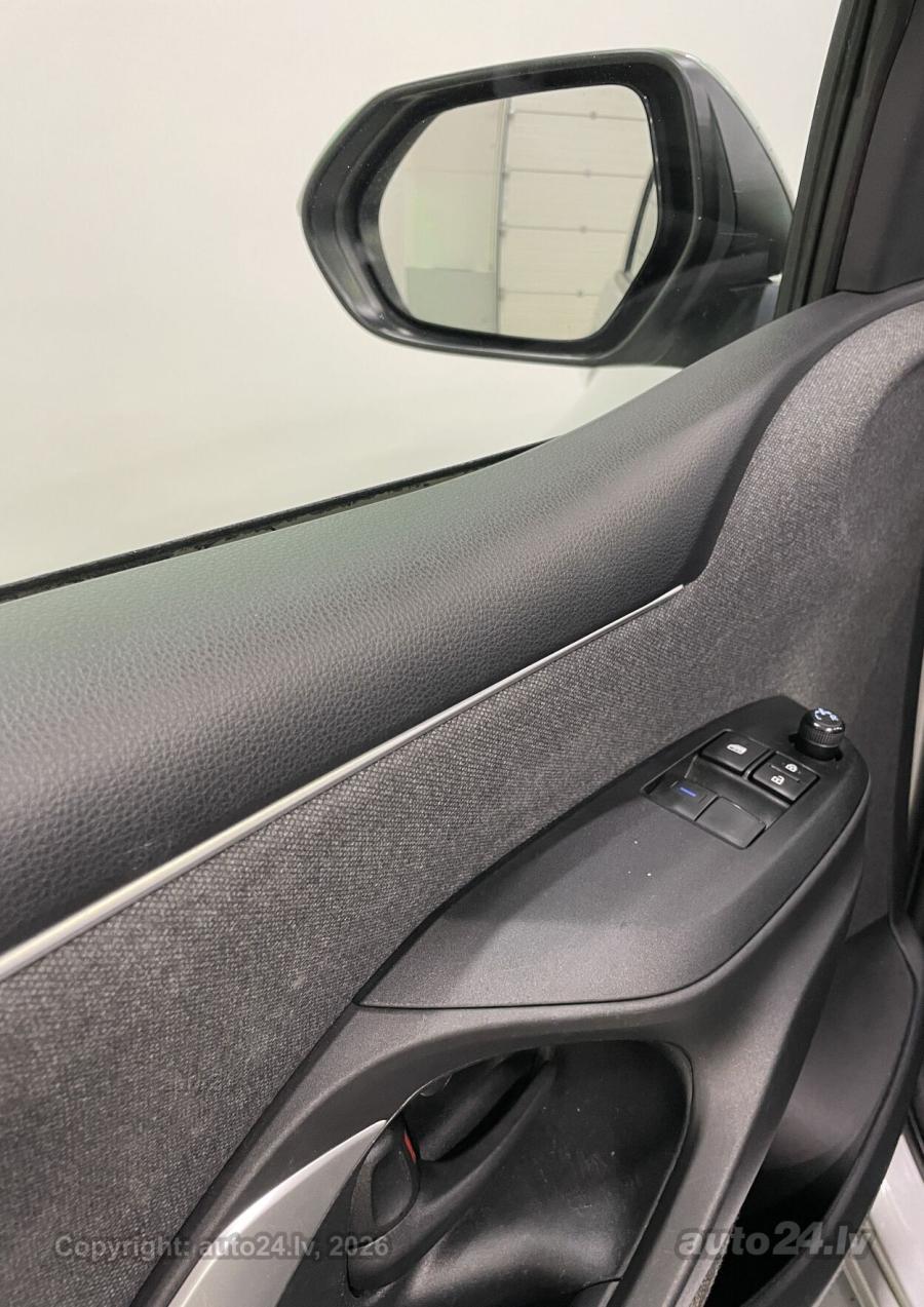 Pelēks Toyota Yaris 2021 Tallina, ar dzinēja tilpumu 1.50 L un nobraukumu 131 tūkst. km par 14490 €, foto 20 vietnē AUTOMOTO.COM.LV
