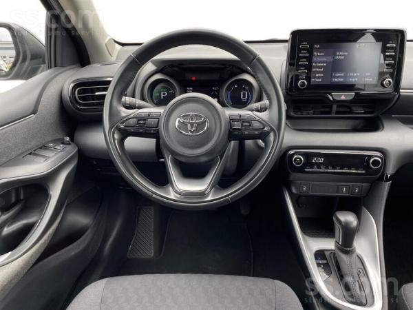 Grey Toyota Yaris 2021 in Riga, with an engine capacity of 1.50 L and mileage of 91 thousand km for 16990 €, photo 9 on AUTOMOTO.COM.LV