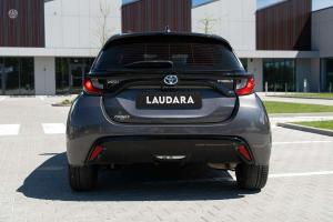 Grey Toyota Yaris 2021 in Vilnius, with an engine capacity of 1.49 L and mileage of 71 thousand km for 14500 €, photo 5 on AUTOMOTO.COM.LV