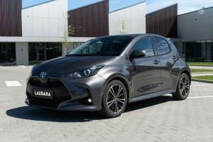 Grey Toyota Yaris 2021 in Vilnius, with an engine capacity of 1.49 L and mileage of 71 thousand km for 14500 €, photo 8 on AUTOMOTO.COM.LV
