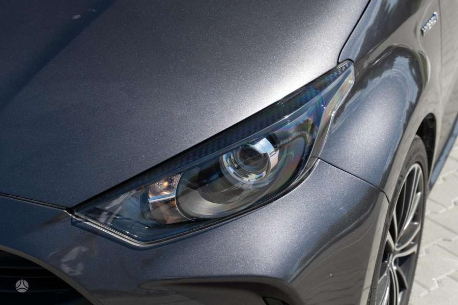 Grey Toyota Yaris 2021 in Vilnius, with an engine capacity of 1.49 L and mileage of 71 thousand km for 14500 €, photo 10 on AUTOMOTO.COM.LV