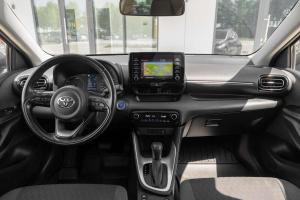 Grey Toyota Yaris 2021 in Vilnius, with an engine capacity of 1.49 L and mileage of 71 thousand km for 14500 €, photo 12 on AUTOMOTO.COM.LV