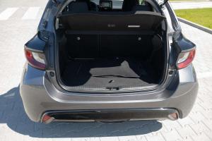 Grey Toyota Yaris 2021 in Vilnius, with an engine capacity of 1.49 L and mileage of 71 thousand km for 14500 €, photo 14 on AUTOMOTO.COM.LV