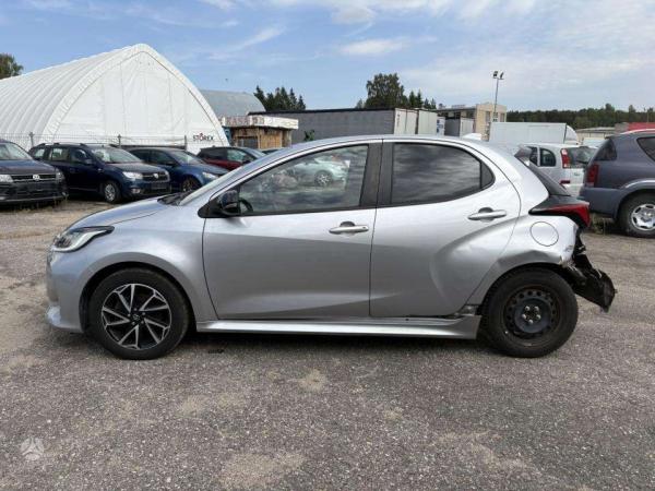 Pelēks Toyota Yaris 2021 Radviliškis, ar dzinēja tilpumu 1.49 L un nobraukumu 48 tūkst. km par 10950 €, foto 5 vietnē AUTOMOTO.COM.LV