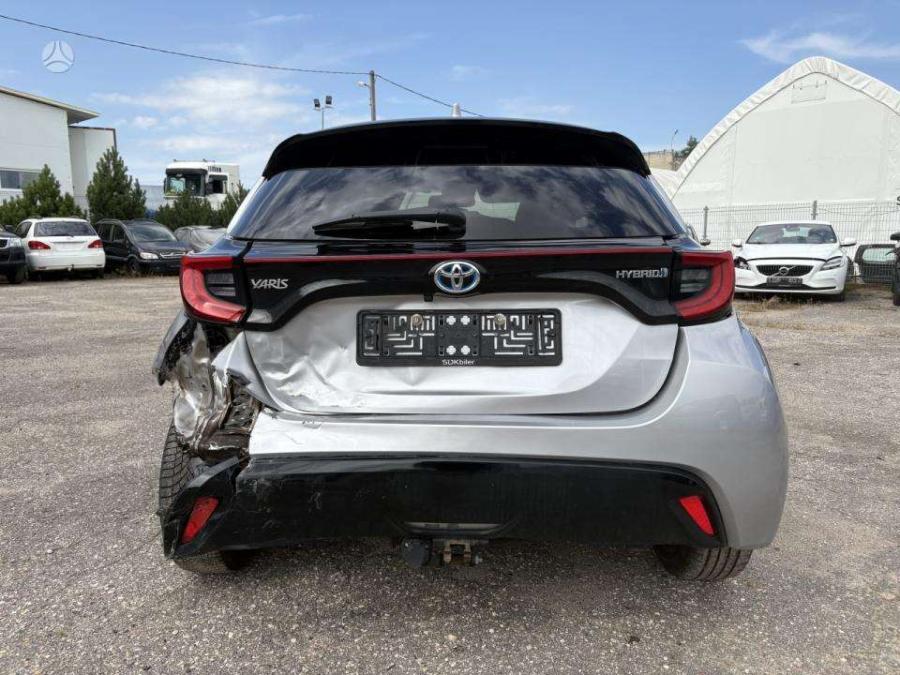 Pelēks Toyota Yaris 2021 Radviliškis, ar dzinēja tilpumu 1.49 L un nobraukumu 48 tūkst. km par 10950 €, foto 8 vietnē AUTOMOTO.COM.LV