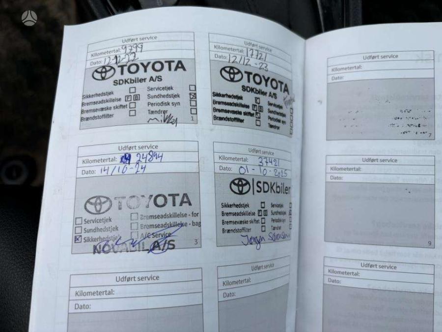 Pelēks Toyota Yaris 2021 Radviliškis, ar dzinēja tilpumu 1.49 L un nobraukumu 48 tūkst. km par 10950 €, foto 26 vietnē AUTOMOTO.COM.LV