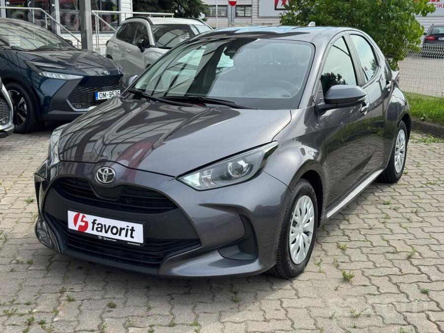 Pelēks Toyota Yaris 2021 Rīga, ar dzinēja tilpumu 1.50 L un nobraukumu 99 tūkst. km par 12850 €, foto 3 vietnē AUTOMOTO.COM.LV