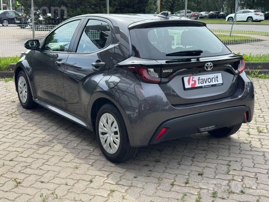 Pelēks Toyota Yaris 2021 Rīga, ar dzinēja tilpumu 1.50 L un nobraukumu 99 tūkst. km par 12850 €, foto 4 vietnē AUTOMOTO.COM.LV