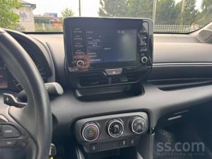 Pelēks Toyota Yaris 2021 Rīga, ar dzinēja tilpumu 1.50 L un nobraukumu 99 tūkst. km par 12850 €, foto 11 vietnē AUTOMOTO.COM.LV
