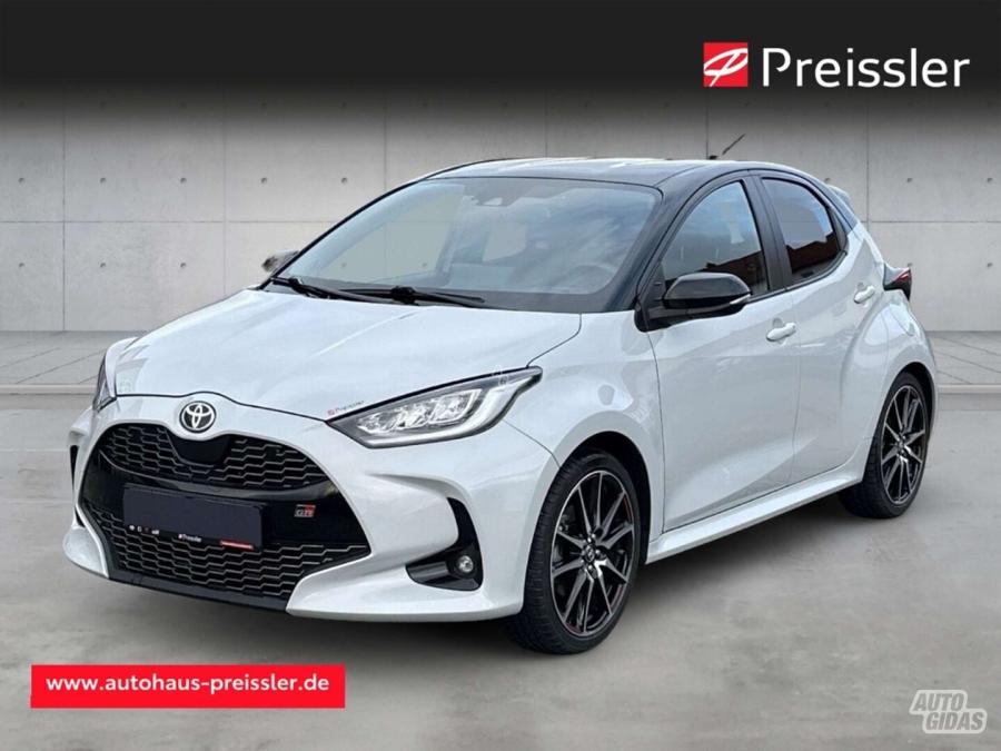 Pelēks Toyota Yaris 2022 Kauņa, ar dzinēja tilpumu 1.50 L un nobraukumu 32 tūkst. km par 24444 €, foto 1 vietnē AUTOMOTO.COM.LV