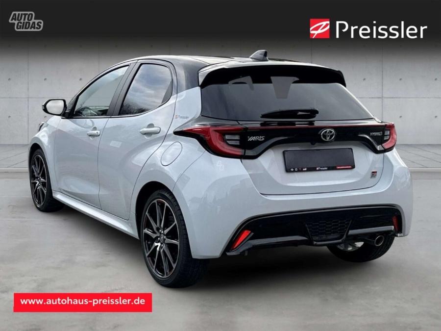 Pelēks Toyota Yaris 2022 Kauņa, ar dzinēja tilpumu 1.50 L un nobraukumu 32 tūkst. km par 24444 €, foto 2 vietnē AUTOMOTO.COM.LV