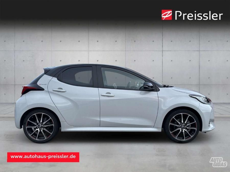 Pelēks Toyota Yaris 2022 Kauņa, ar dzinēja tilpumu 1.50 L un nobraukumu 32 tūkst. km par 24444 €, foto 10 vietnē AUTOMOTO.COM.LV