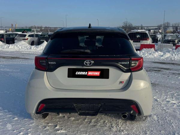 Pelēks Toyota Yaris 2022 Viļņa, ar dzinēja tilpumu 1.49 L un nobraukumu 16 tūkst. km par 18690 €, foto 10 vietnē AUTOMOTO.COM.LV