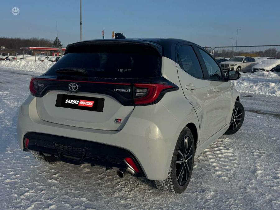 Pelēks Toyota Yaris 2022 Viļņa, ar dzinēja tilpumu 1.49 L un nobraukumu 16 tūkst. km par 18690 €, foto 11 vietnē AUTOMOTO.COM.LV