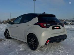 Pelēks Toyota Yaris 2022 Viļņa, ar dzinēja tilpumu 1.49 L un nobraukumu 16 tūkst. km par 18690 €, foto 13 vietnē AUTOMOTO.COM.LV