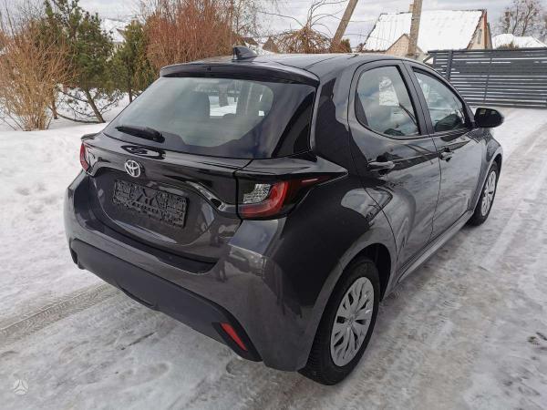 Pelēks Toyota Yaris 2022 Kauņa, ar dzinēja tilpumu 1.50 L un nobraukumu 55 tūkst. km par 13800 €, foto 6 vietnē AUTOMOTO.COM.LV